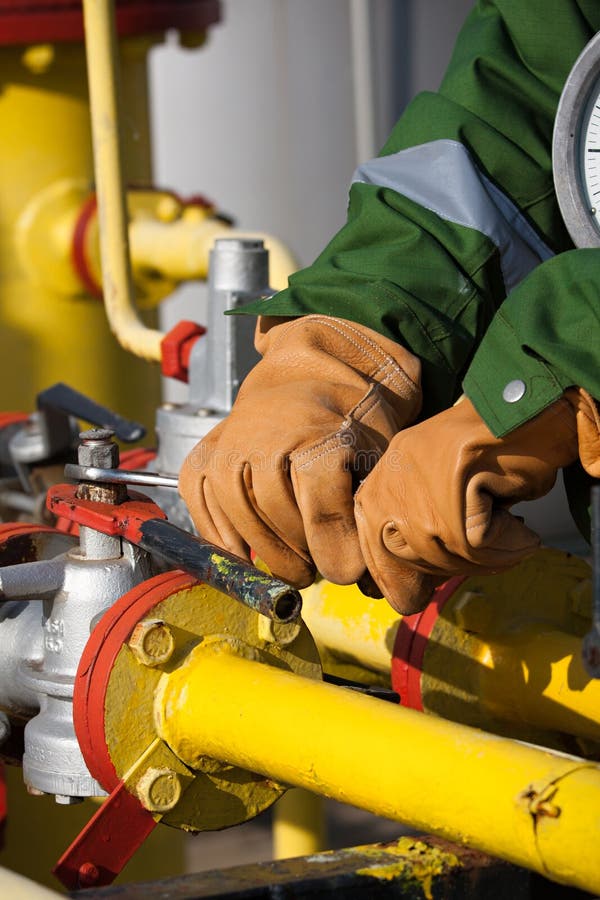 The Worker of the Gas Refinery Stock Image - Image of emission, power ...