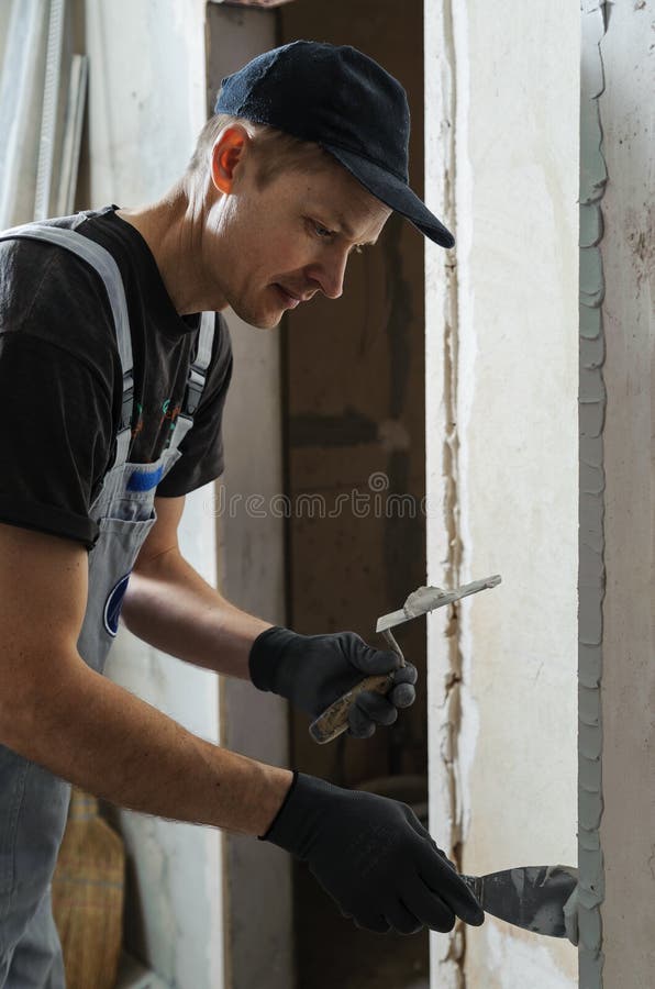 Worker Gets Plaster on the Wall Stock Photo - Image of wall, occupation ...