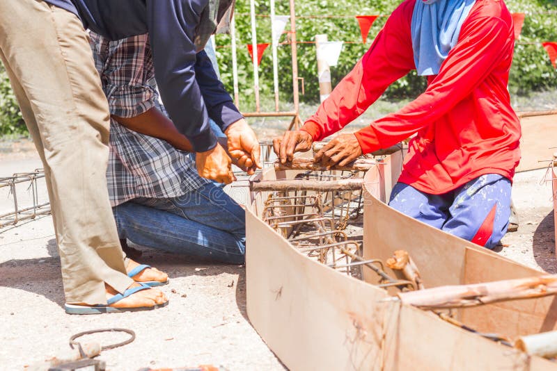 Worker Make Formwork in Site Constroction ,workers Column Box ...