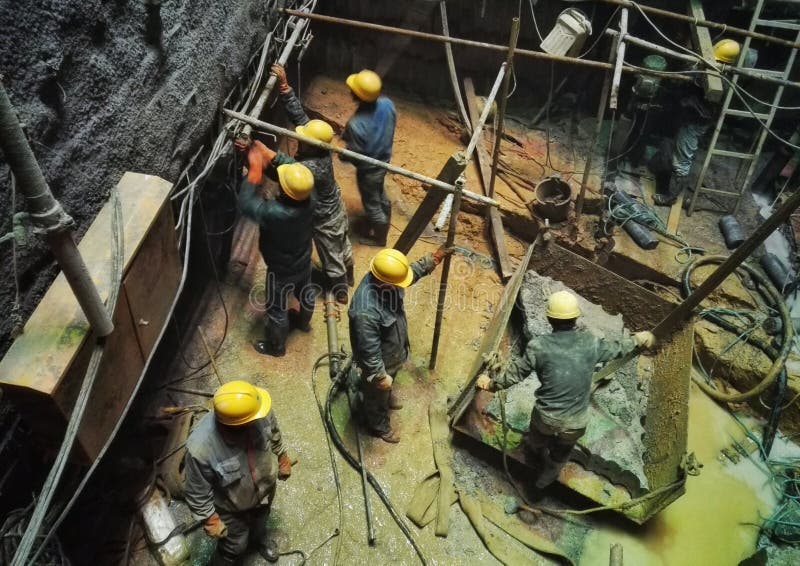 Worker in Shaft Construction Site 10 Editorial Image - Image of ...