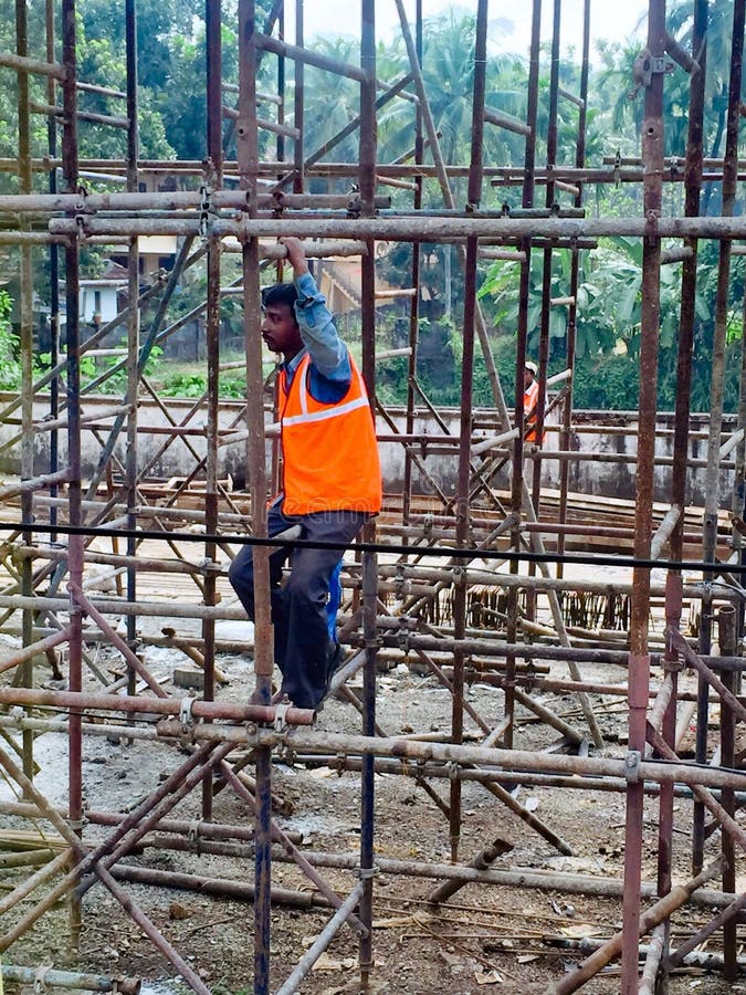 Construction Worker in India Editorial Image - Image of bamboo, worker ...