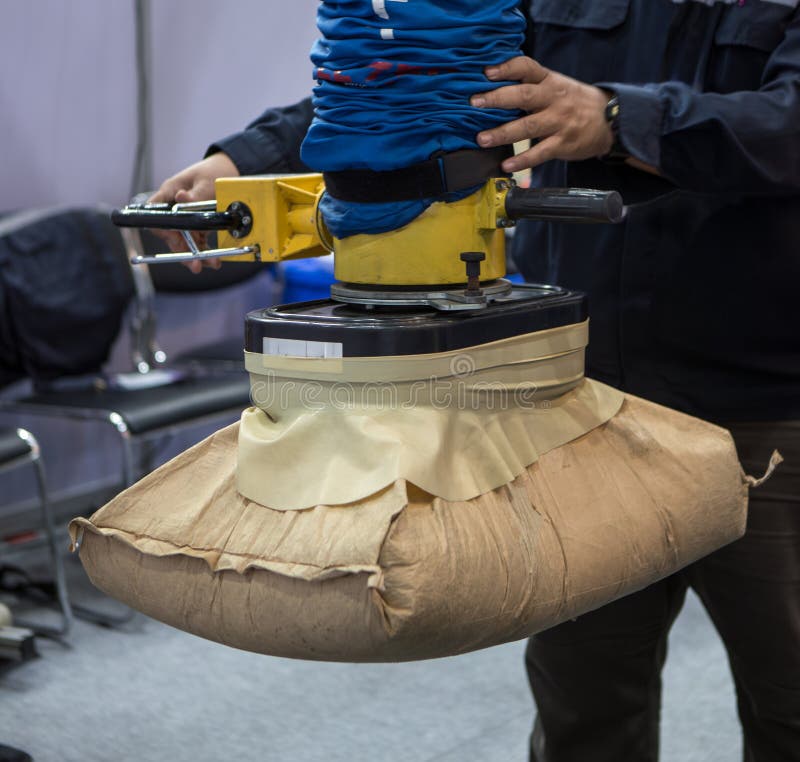 Worker Use Vacuum Tube Lifter Stock Image - Image of helper, lifting ...