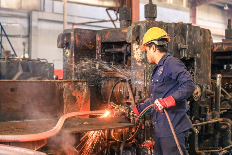 Worker at Work , Iron Melting Company , Dammam , Saudi Arabia / 2020 ...