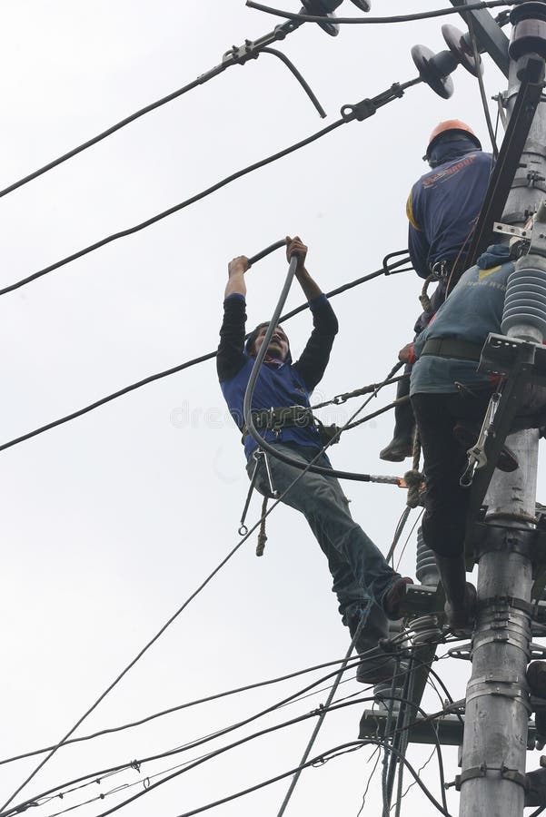 Worker editorial stock image. Image of repair, electricity - 37022229