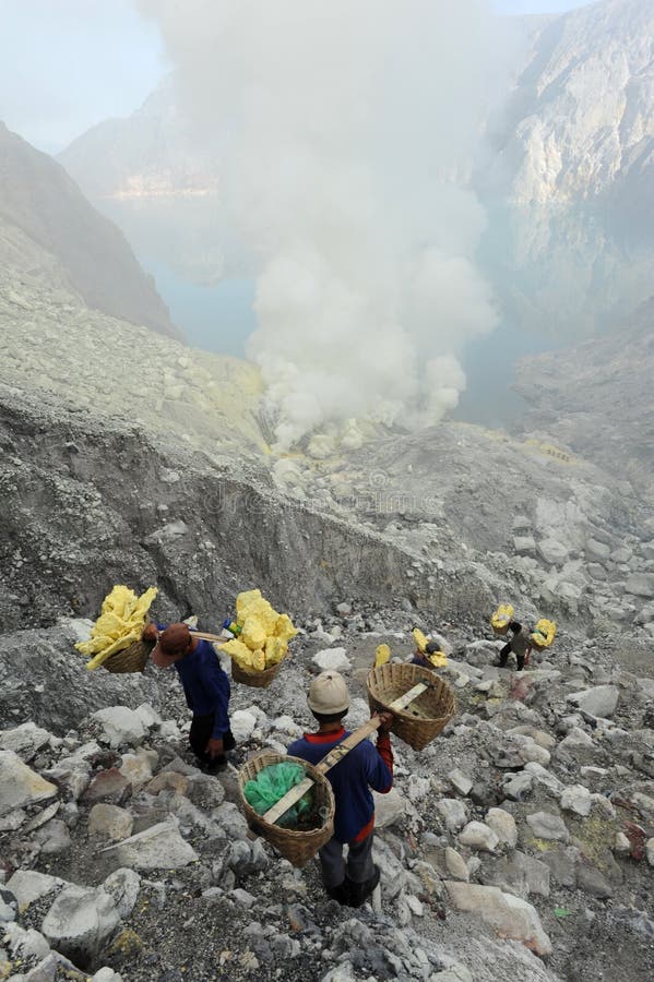 Workers Carrying Sulfur from Volcano Ijen Editorial Stock Photo - Image ...