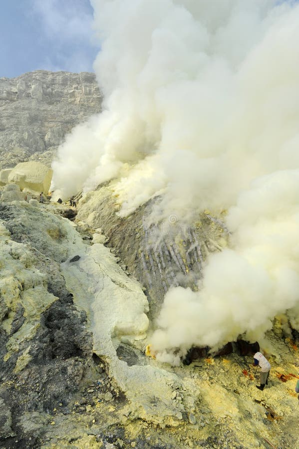 Workers Collecting Sulfur from Volcano Ijen Stock Photo - Image of ...