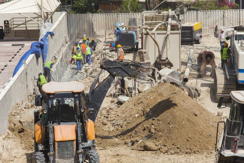 Workers and Machines on Construction Site Editorial Stock Image - Image ...