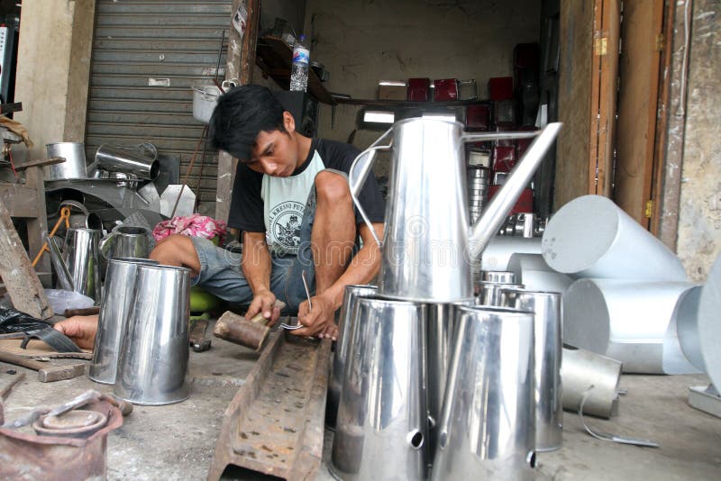 Tea pot editorial photography. Image of java, central - 108143742