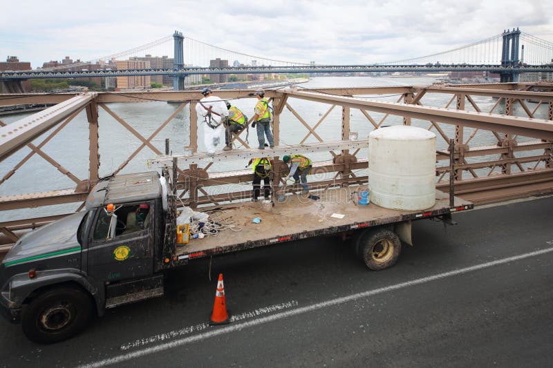 Workers Paint Frame Brooklyn Bridge Editorial Photo - Image of america ...