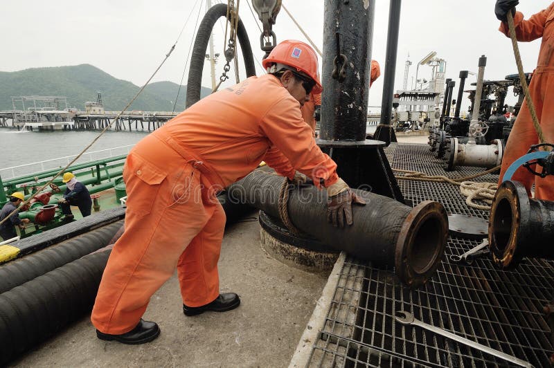 Workers Preparing for Loading Crude Oil Editorial Stock Image - Image ...