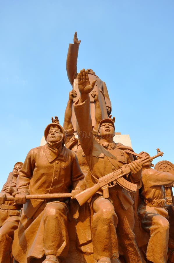 Statue of workers stock image. Image of chinese, tall - 2902749