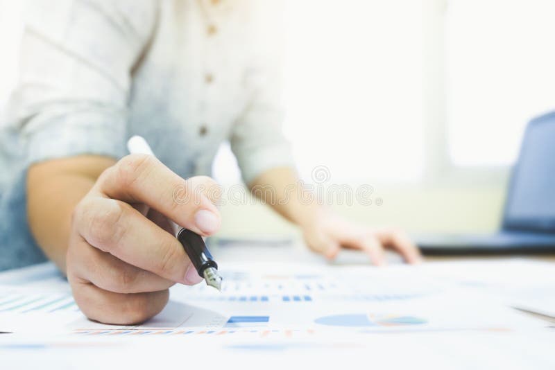 Working Business People Analyse High Performance Marketing Data Stock ...