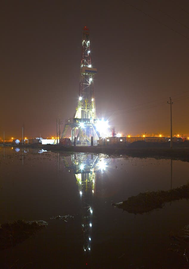 Working Drilling Rig in Night Stock Photo - Image of land, gasoline ...
