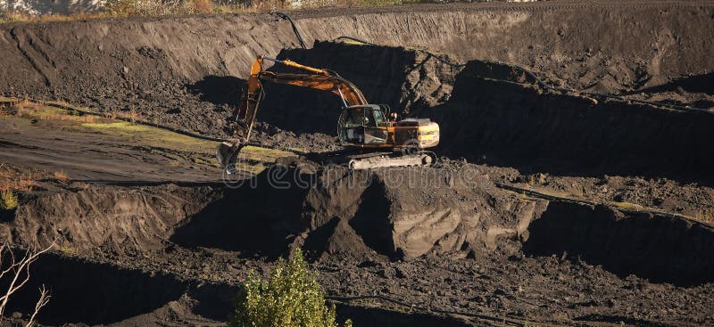 Working Excavator Digging Soil Stock Image - Image of swamp, town ...