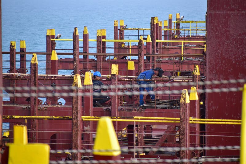 205 Container Lashing Stock Photos - Free & Royalty-Free Stock Photos ...