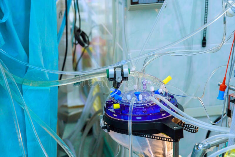 Working Machine in Intensive Care during Heart Surgery with Artificial ...