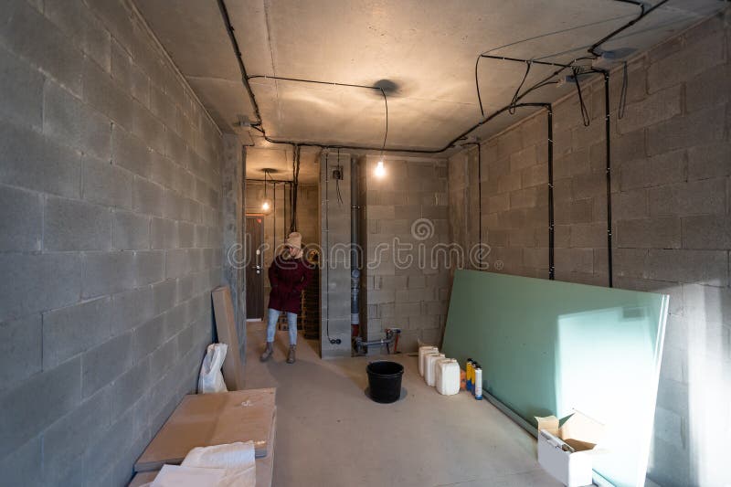 Working Process of Installing Metal Frames for Plasterboard -drywall ...