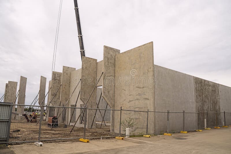 Tilt Up Warehouse Prefabricated Concrete Panels Under Construction ...