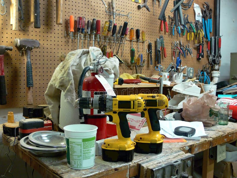 Workshop: Disorganized Bench Stock Photo - Image of chaos, plug: 18566290
