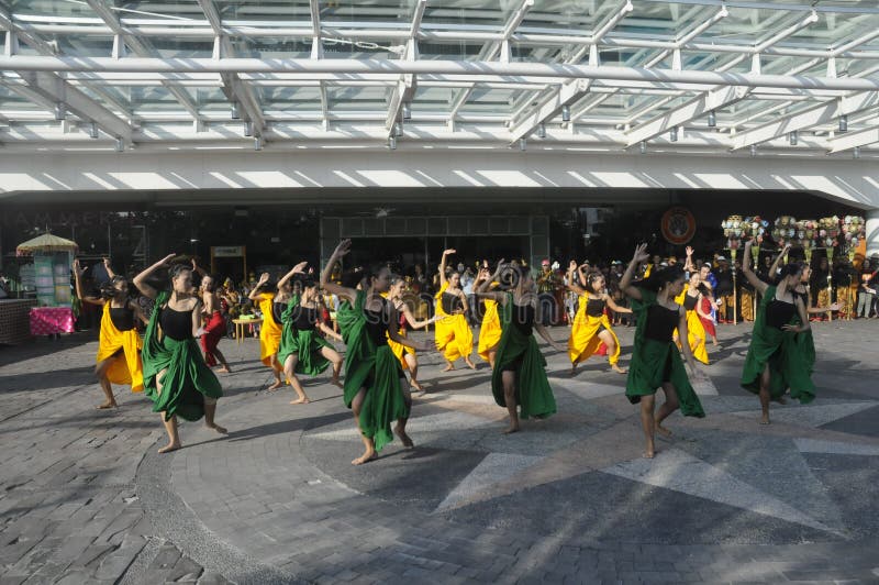 World dance editorial photo. Image of java, world, indonesia - 41335316