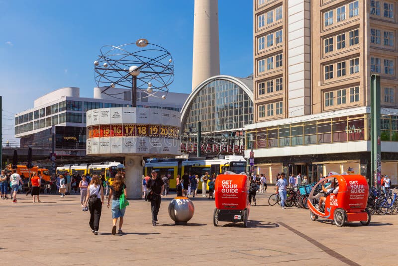 World Time Clock on Alexander on a Sunny Day Editorial Photography ...