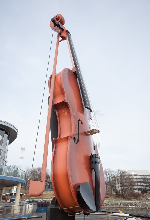 Worlds Largest Fiddle editorial image. Image of monument - 39956475