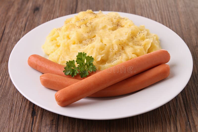 Wiener Worst Met Aardappelpuree En Mosterd Stock Afbeelding - Image of ...