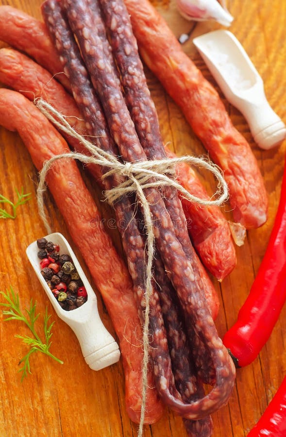 Worsten en vlees stock afbeelding. Image of eten, gastronomie - 19091811