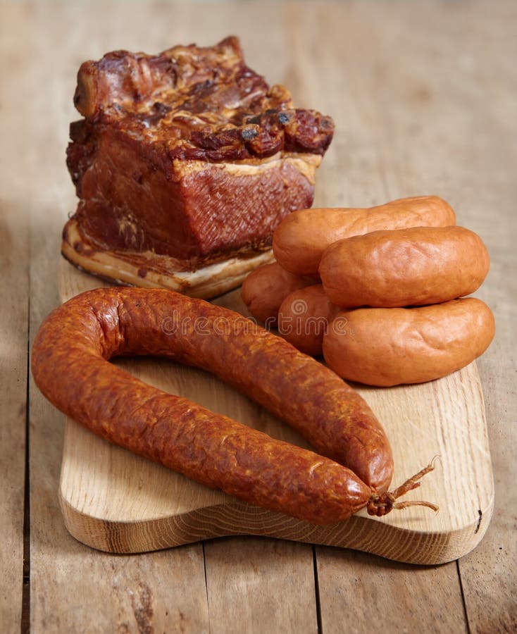 Worsten en vlees stock afbeelding. Image of eten, gastronomie - 19091811