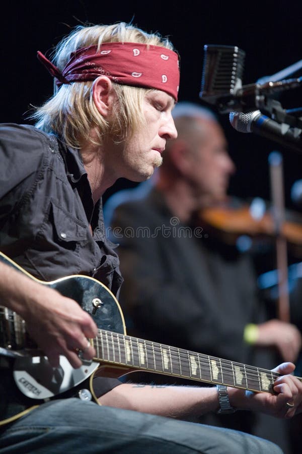 Woven Hand Band Perform in Budapest Editorial Photo - Image of ...