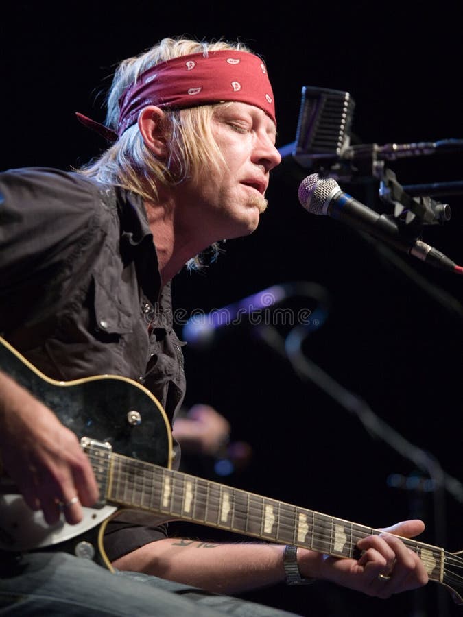 Woven Hand Band Perform in Budapest Editorial Stock Photo - Image of ...