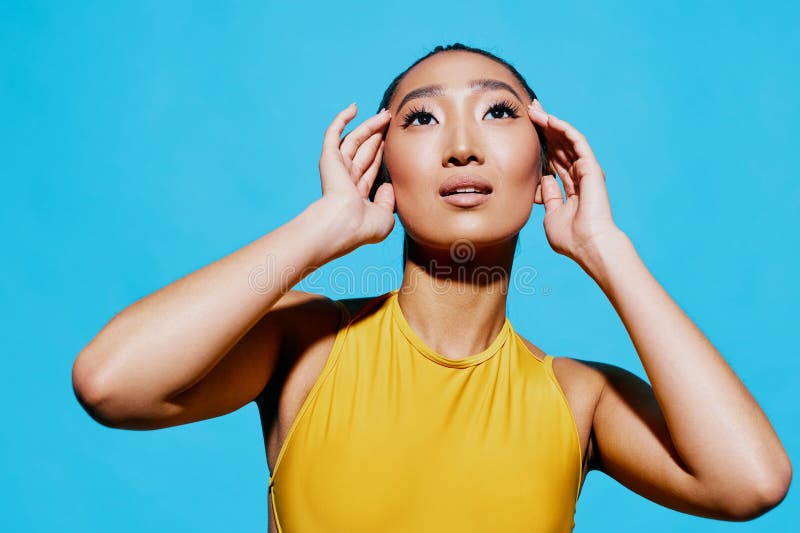 Wow Woman Portrait Smile Beauty Amazed Trendy Blue Yellow Surprised