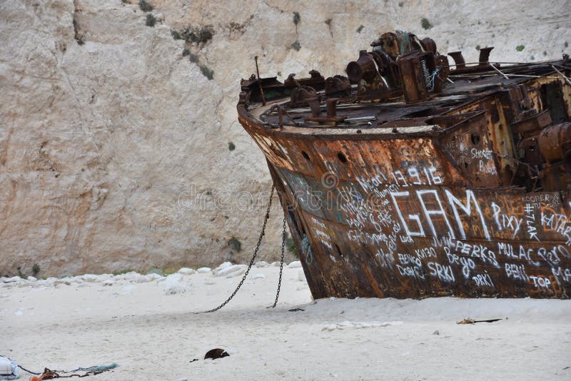 Wrack Auf Dem Strand Navagio Redaktionelles Foto - Bild von australien ...