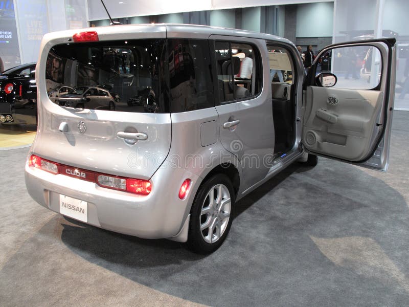 Wrap Around Rear Window editorial photography. Image of nissan - 12836787