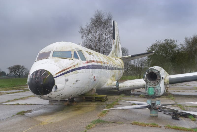 Wrecked old airplane stock image. Image of tarmac, vintage - 13123209