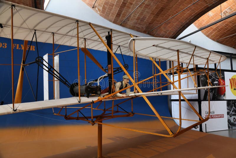 Wright Flyer First Ever Aircraft Replica Editorial Photo - Image of ...