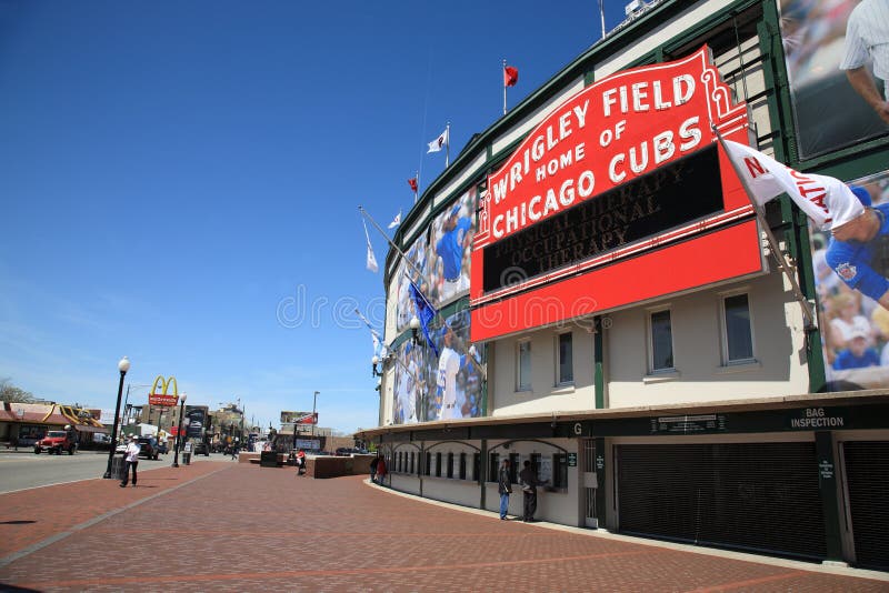 Wrigley Field Rooftop Seating Editorial Stock Image - Image of rooftop ...