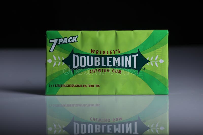 Wrigleys Double Mint Chewing Gum Editorial Photo - Image of pack, packs ...