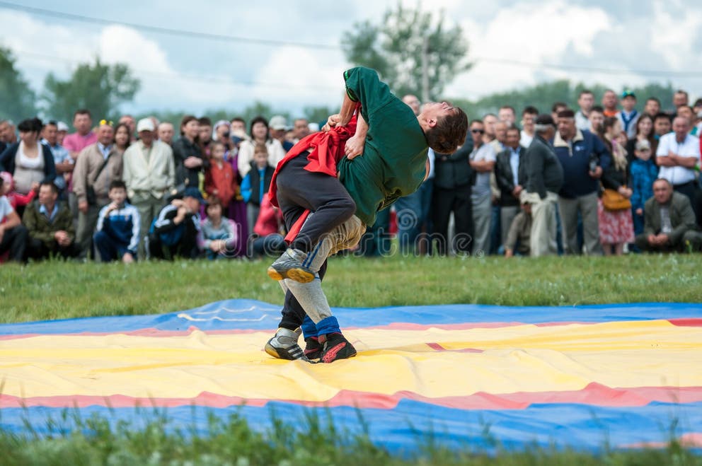 Wringen Auf Gurten Oder Koresh Redaktionelles Foto - Bild von symbol ...