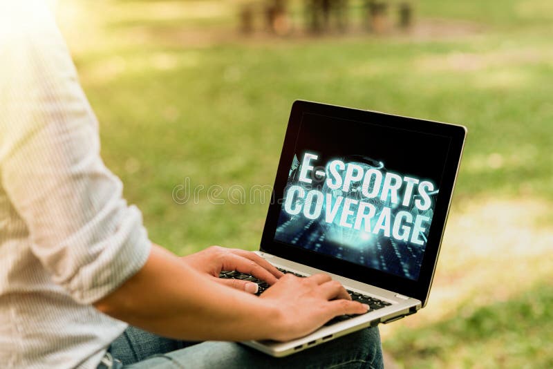 Writing Displaying Text E Sports Coverage. Business Showcase Reporting ...