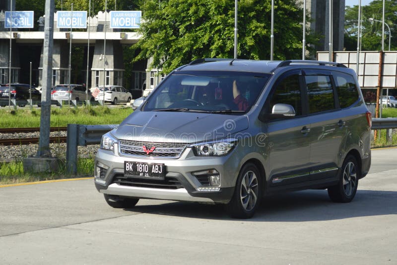 2020 Wuling Confero S editorial photo. Image of transport - 259017601