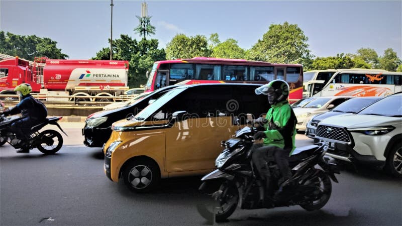 Wuling S First Electric Car that Carries a Future-tech Design Editorial ...