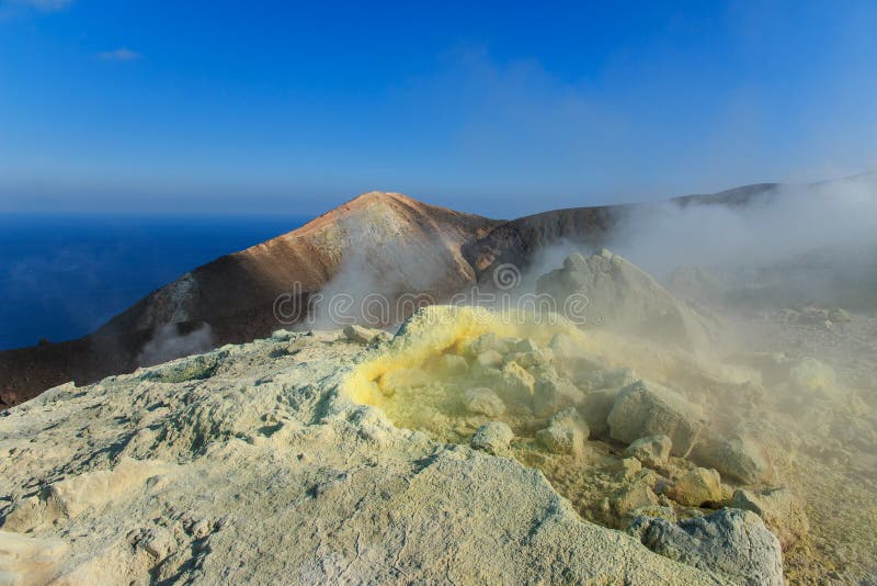 Uroczysty (Fossa) Krater Vulcano Wyspa Blisko Sicily Zdjęcie Stock ...