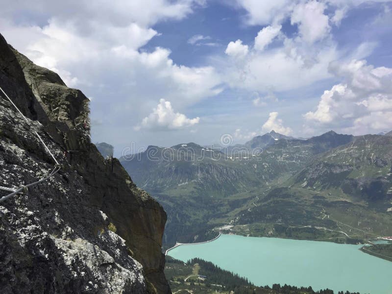 Wunderbares Bild Von Einem See in Den Bergen Stockfoto - Bild von park ...