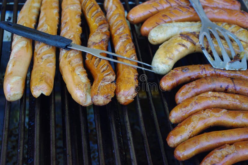 Bbq-Wurst gegrillt stockfoto. Bild von brand, grill, gebraten - 28875052