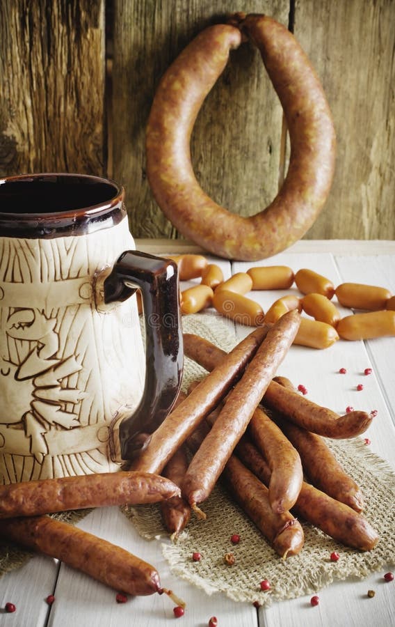 Wurst und Bier stockbild. Bild von nahrung, küche, alkohol - 37662793