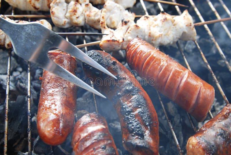 Wurst Und Fleisch Auf Grill Stockbild - Bild von braten, nahrung: 44884161