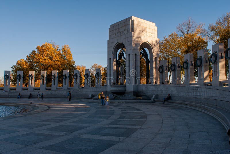 WW2 Memorial, Washington DC Editorial Photo - Image of night ...