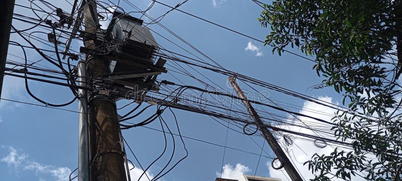 & X22;Chaotic Overhead Wires on an Electric Pole& X22; Dan & X22;Messy ...