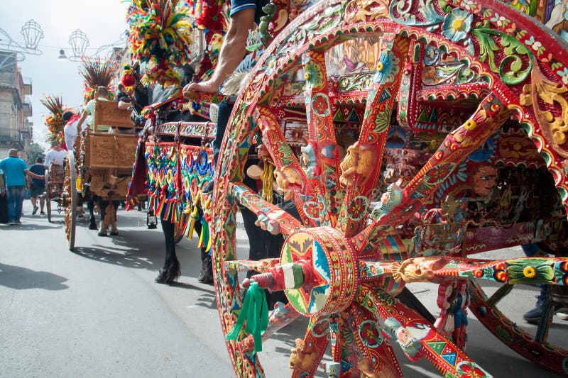 Folklore of Italy editorial photography. Image of colorful - 183556417